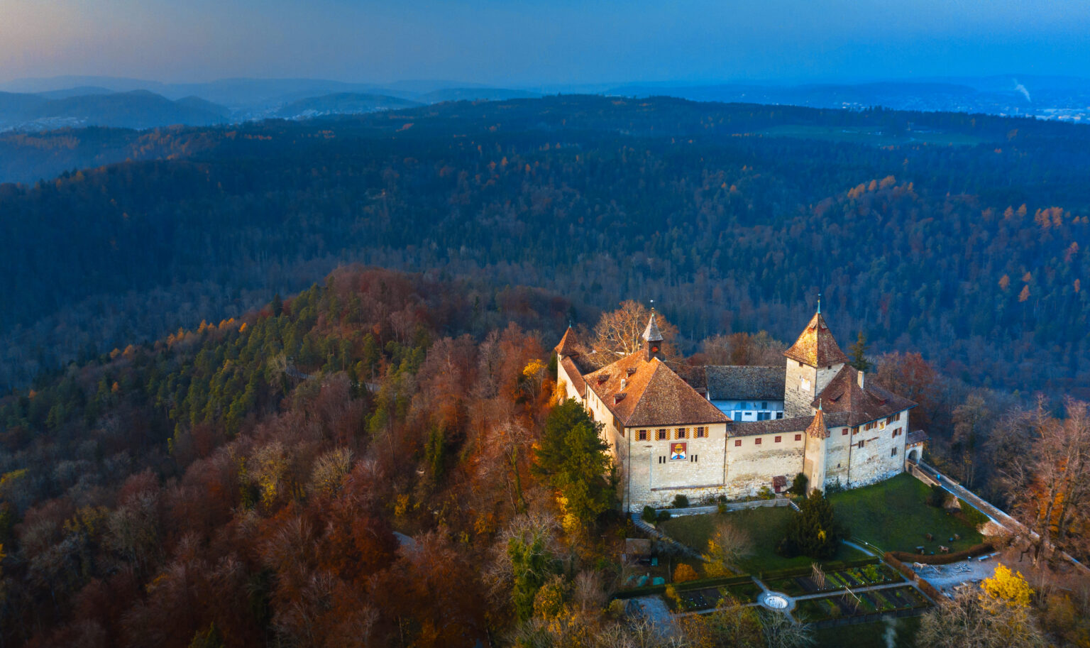 The 18 Most Beautiful Castles in Switzerland To Visit
