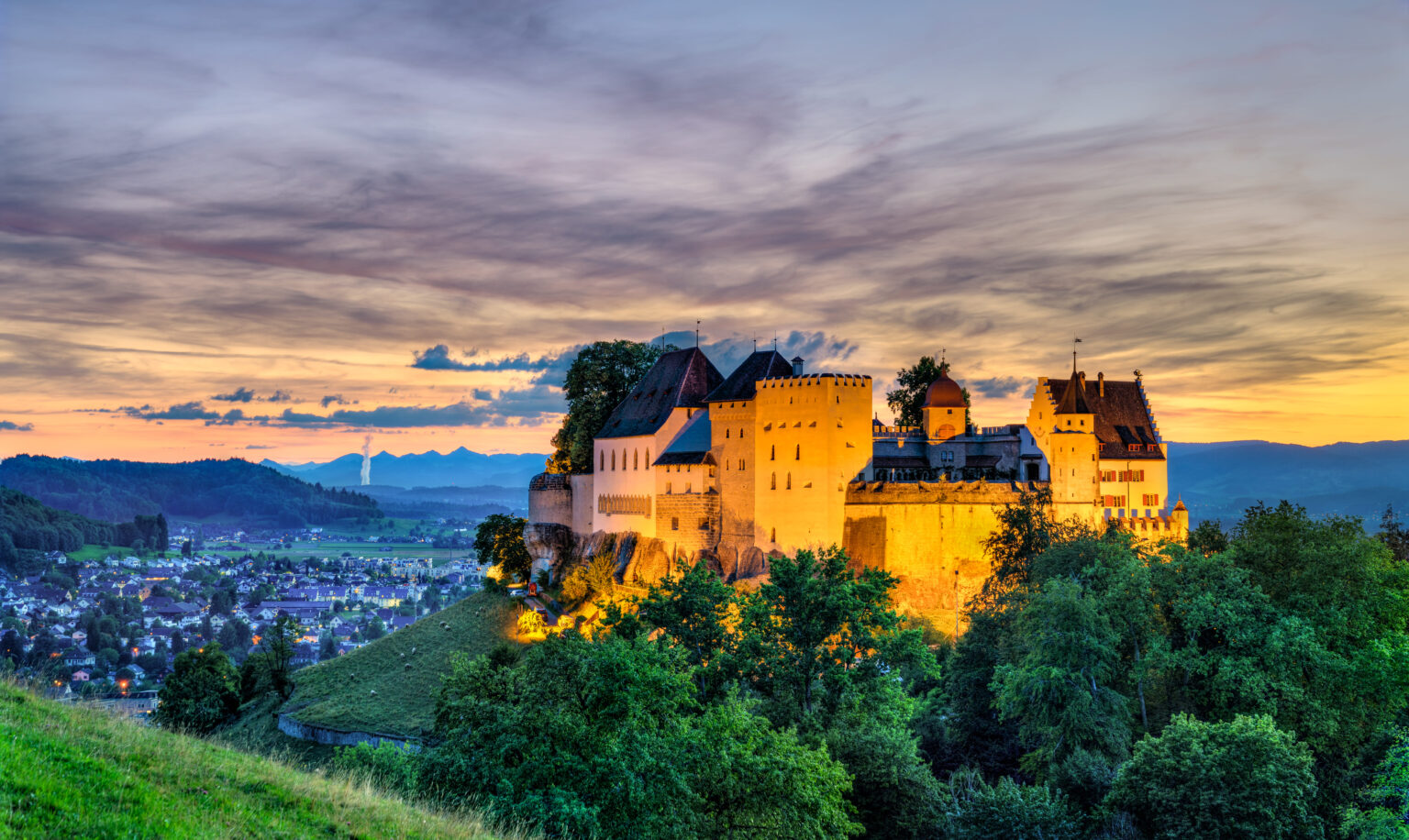 The 18 Most Beautiful Castles in Switzerland To Visit