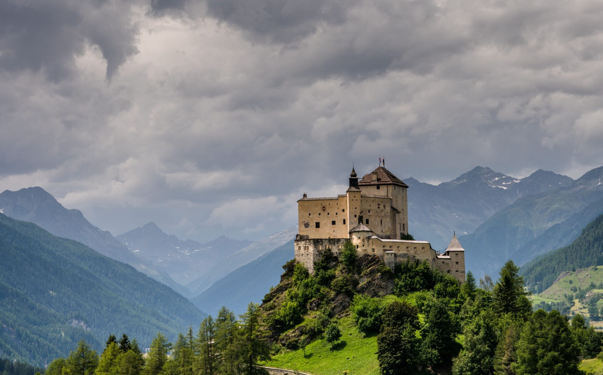 The 18 Most Beautiful Castles in Switzerland To Visit